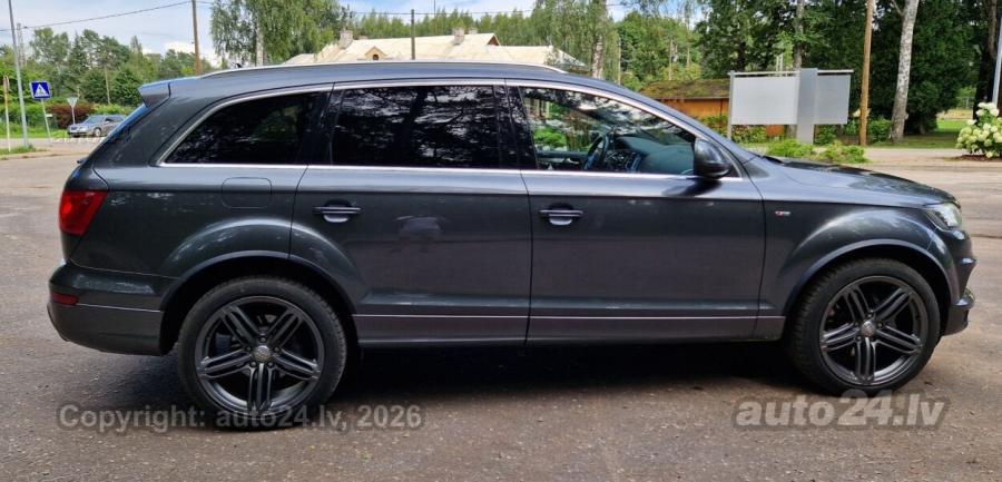 Grey Audi Q7 2012 in Riga, with an engine capacity of 3.00 L and mileage of 290 thousand km for 13200 €, photo 3 on AUTOMOTO.COM.LV