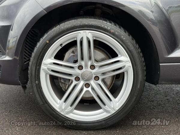 Grey Audi Q7 2014 in Tallinn, with an engine capacity of 3.00 L and mileage of 113 thousand km for 19995 €, photo 5 on AUTOMOTO.COM.LV