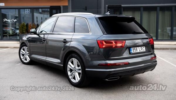 Grey Audi Q7 2016 in Tallinn, with an engine capacity of 3.00 L and mileage of 275 thousand km for 21500 €, photo 4 on AUTOMOTO.COM.LV