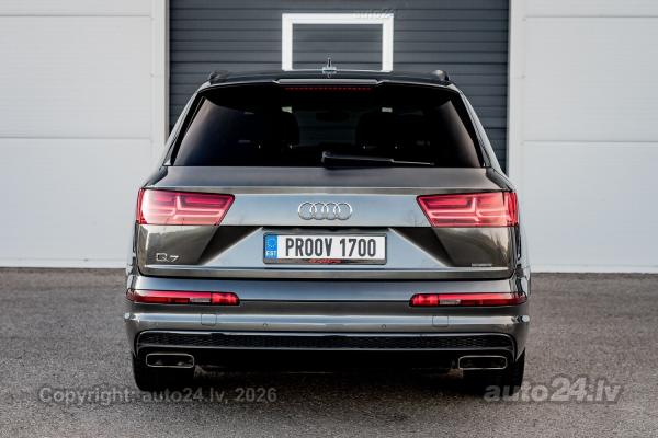 Grey Audi Q7 2016 in Parnu, with an engine capacity of 3.00 L and mileage of 160 thousand km for 27900 €, photo 10 on AUTOMOTO.COM.LV
