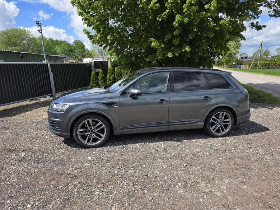 Pelēks Audi Q7 2016 Marijampole, ar dzinēja tilpumu 0.00 L un nobraukumu 263 tūkst. km par 31500 €, foto 3 vietnē AUTOMOTO.COM.LV