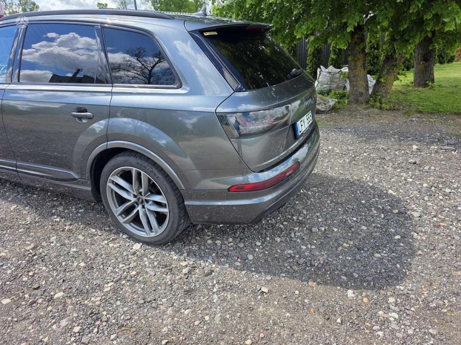 Pelēks Audi Q7 2016 Marijampole, ar dzinēja tilpumu 0.00 L un nobraukumu 263 tūkst. km par 31500 €, foto 4 vietnē AUTOMOTO.COM.LV