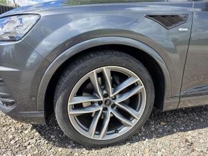 Pelēks Audi Q7 2016 Marijampole, ar dzinēja tilpumu 0.00 L un nobraukumu 263 tūkst. km par 31500 €, foto 5 vietnē AUTOMOTO.COM.LV