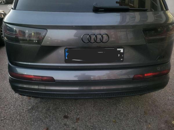 Grey Audi Q7 2016 in Marijampole, with an engine capacity of 0.00 L and mileage of 263 thousand km for 31500 €, photo 10 on AUTOMOTO.COM.LV