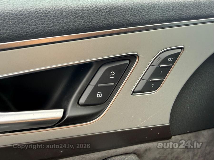 Grey Audi Q7 2018 in Tallinn, with an engine capacity of 3.00 L and mileage of 143 thousand km for 28990 €, photo 12 on AUTOMOTO.COM.LV