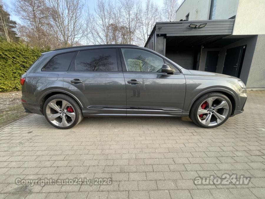 Grey Audi Q7 2020 in Tallinn, with an engine capacity of 3.00 L and mileage of 140 thousand km for 48900 €, photo 3 on AUTOMOTO.COM.LV