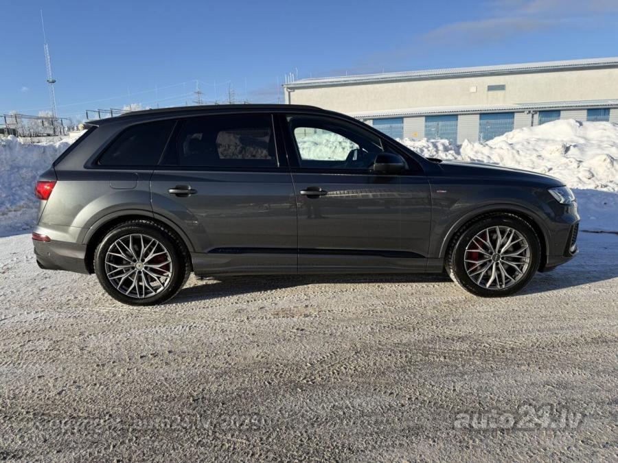 Grey Audi Q7 2020 in Tallinn, with an engine capacity of 3.00 L and mileage of 140 thousand km for 48900 €, photo 10 on AUTOMOTO.COM.LV