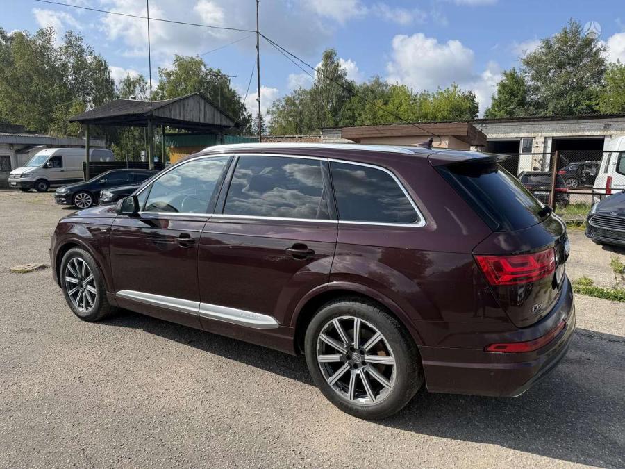 Red Audi Q7 2016 in Telschi, with an engine capacity of 2.97 L and mileage of 254 thousand km for 22900 €, photo 9 on AUTOMOTO.COM.LV