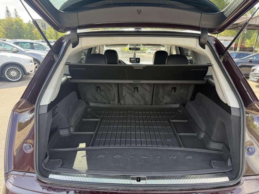 Red Audi Q7 2016 in Telschi, with an engine capacity of 2.97 L and mileage of 254 thousand km for 22900 €, photo 10 on AUTOMOTO.COM.LV