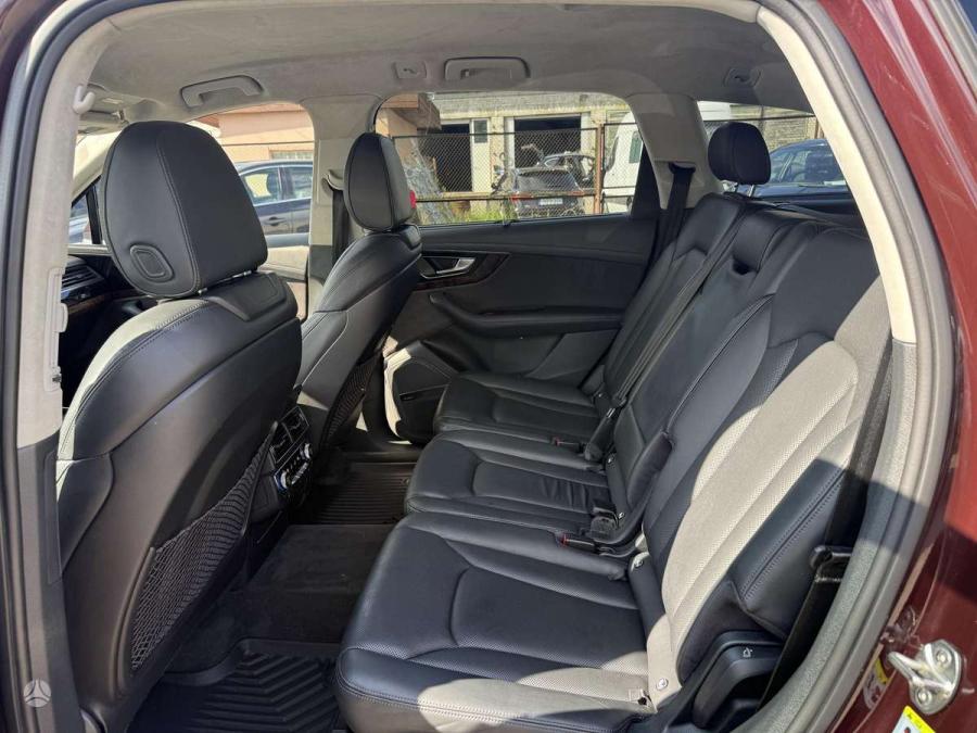 Red Audi Q7 2016 in Telschi, with an engine capacity of 2.97 L and mileage of 254 thousand km for 22900 €, photo 13 on AUTOMOTO.COM.LV