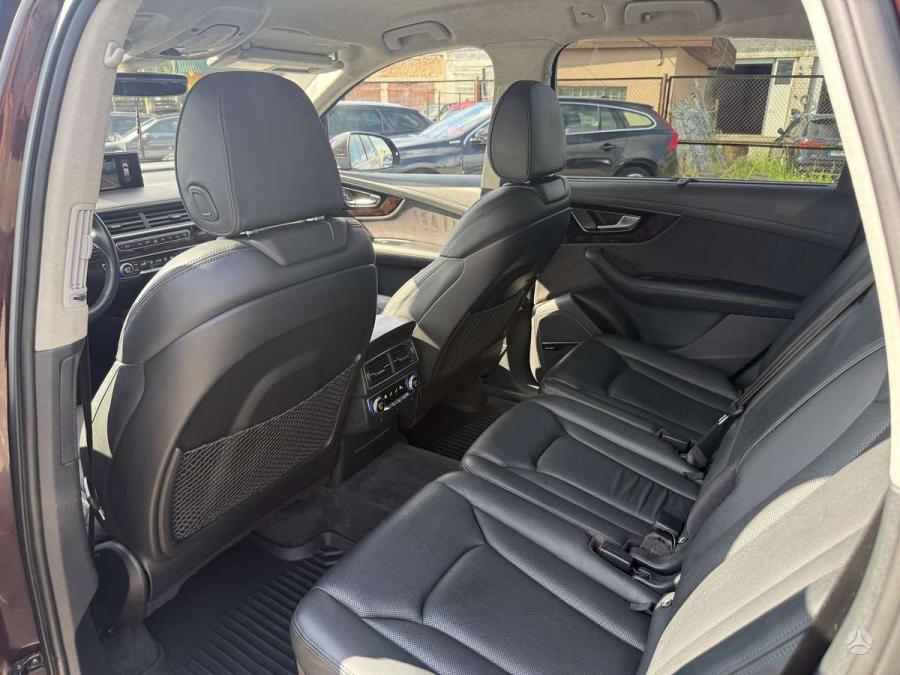 Red Audi Q7 2016 in Telschi, with an engine capacity of 2.97 L and mileage of 254 thousand km for 22900 €, photo 15 on AUTOMOTO.COM.LV