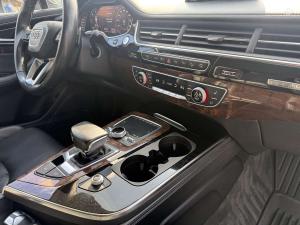 Red Audi Q7 2016 in Telschi, with an engine capacity of 2.97 L and mileage of 254 thousand km for 22900 €, photo 24 on AUTOMOTO.COM.LV