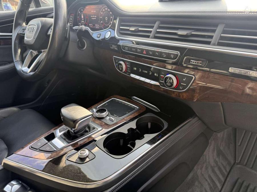 Red Audi Q7 2016 in Telschi, with an engine capacity of 2.97 L and mileage of 254 thousand km for 22900 €, photo 24 on AUTOMOTO.COM.LV
