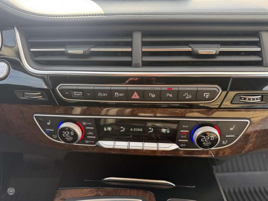 Red Audi Q7 2016 in Telschi, with an engine capacity of 2.97 L and mileage of 254 thousand km for 22900 €, photo 28 on AUTOMOTO.COM.LV