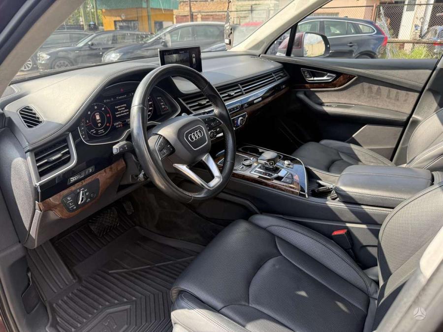 Red Audi Q7 2016 in Telschi, with an engine capacity of 2.97 L and mileage of 254 thousand km for 22900 €, photo 30 on AUTOMOTO.COM.LV