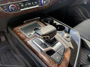 Red Audi Q7 2016 in Telschi, with an engine capacity of 2.97 L and mileage of 254 thousand km for 22900 €, photo 39 on AUTOMOTO.COM.LV