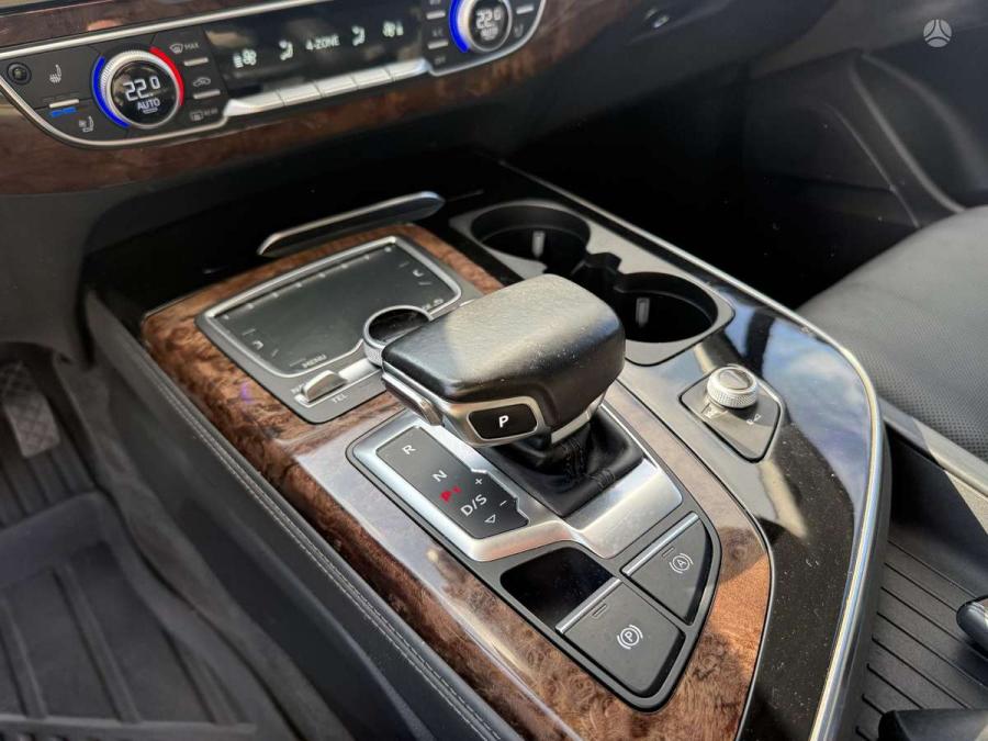 Red Audi Q7 2016 in Telschi, with an engine capacity of 2.97 L and mileage of 254 thousand km for 22900 €, photo 39 on AUTOMOTO.COM.LV