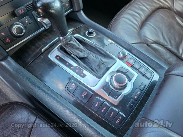 Audi Q7 2006 Tartu vietnē Audi Q7 2006 Tartu, ar dzinēja tilpumu 3.00 L un nobraukumu 334 tūkst. km par 5990 €, foto 11 vietnē AUTOMOTO.COM.LV