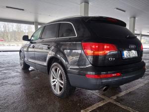 Audi Q7 2007 Tallina, ar dzinēja tilpumu 3.30 L un nobraukumu 368 tūkst. km par 4800 €, foto  vietnē AUTOMOTO.COM.LV