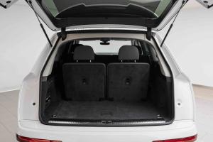 Audi Q7 2025 Peetri, ar dzinēja tilpumu 3.00 L un nobraukumu 20 tūkst. km par 74500 €, foto 22 vietnē AUTOMOTO.COM.LV