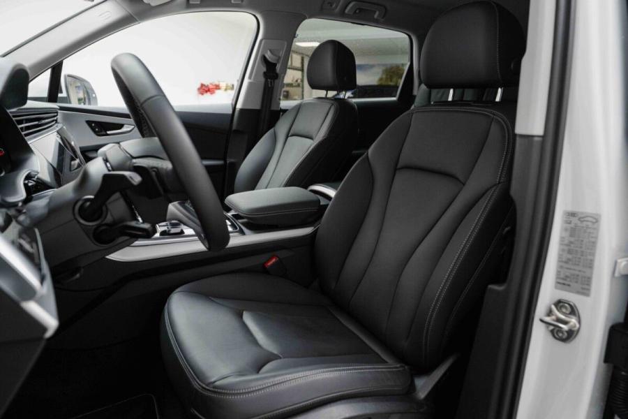 Audi Q7 2025 Peetri, ar dzinēja tilpumu 3.00 L un nobraukumu 20 tūkst. km par 74500 €, foto 21 vietnē AUTOMOTO.COM.LV