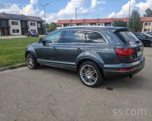 Violets Audi Q7 2012 Rīga, ar dzinēja tilpumu 3.00 L un nobraukumu 298 tūkst. km par 9000 €, foto 3 vietnē AUTOMOTO.COM.LV