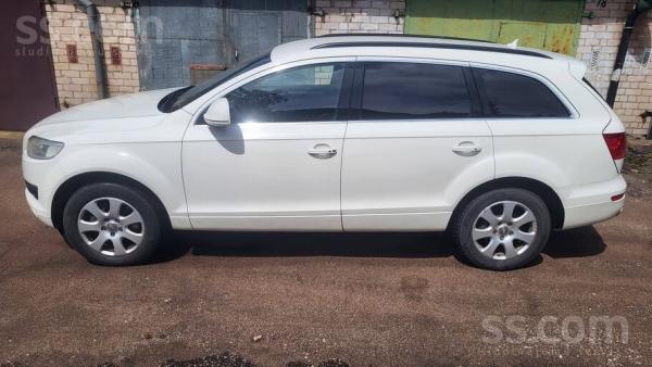 White Audi Q7 2006 in Daugavpils, with an engine capacity of 3.00 L and mileage of 442 thousand km for 5000 €, photo 1 on AUTOMOTO.COM.LV