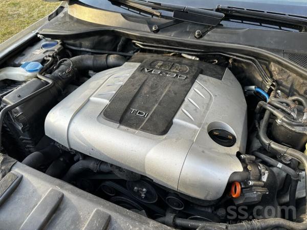 Белый Ауди Ку 7 2006 в Алуксне, объемом двигателя 3.00 л и пробегом 350 тыс. км за 5990 €, фото 7 на AUTOMOTO.COM.LV