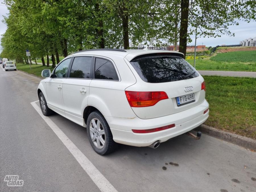White Audi Q7 2007 in Siauliai, with an engine capacity of 4.10 L and mileage of 306 thousand km for 4500 €, photo 4 on AUTOMOTO.COM.LV