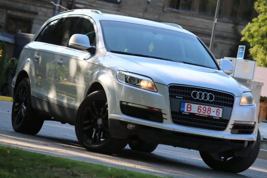 White Audi Q7 2007 in Riga, with an engine capacity of 3.00 L and mileage of 249 thousand km for 6290 €, photo 4 on AUTOMOTO.COM.LV