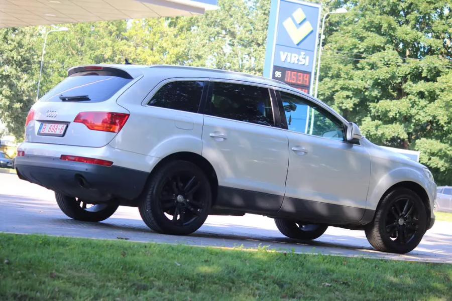 White Audi Q7 2007 in Riga, with an engine capacity of 3.00 L and mileage of 249 thousand km for 6290 €, photo 7 on AUTOMOTO.COM.LV