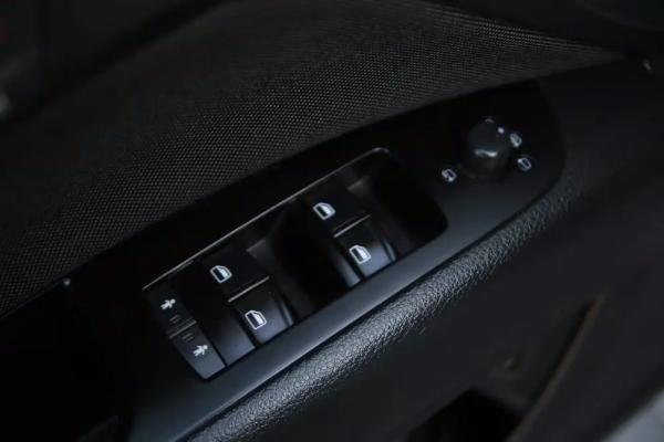 Белый Ауди Ку 7 2007 в Рига, объемом двигателя 3.00 л и пробегом 249 тыс. км за 6290 €, фото 8 на AUTOMOTO.COM.LV