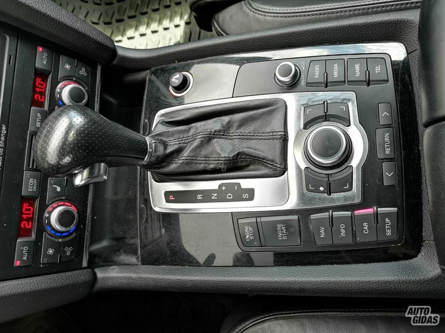 Balts Audi Q7 2007 Šauļi, ar dzinēja tilpumu 4.20 L un nobraukumu 307 tūkst. km par 6000 €, foto 15 vietnē AUTOMOTO.COM.LV