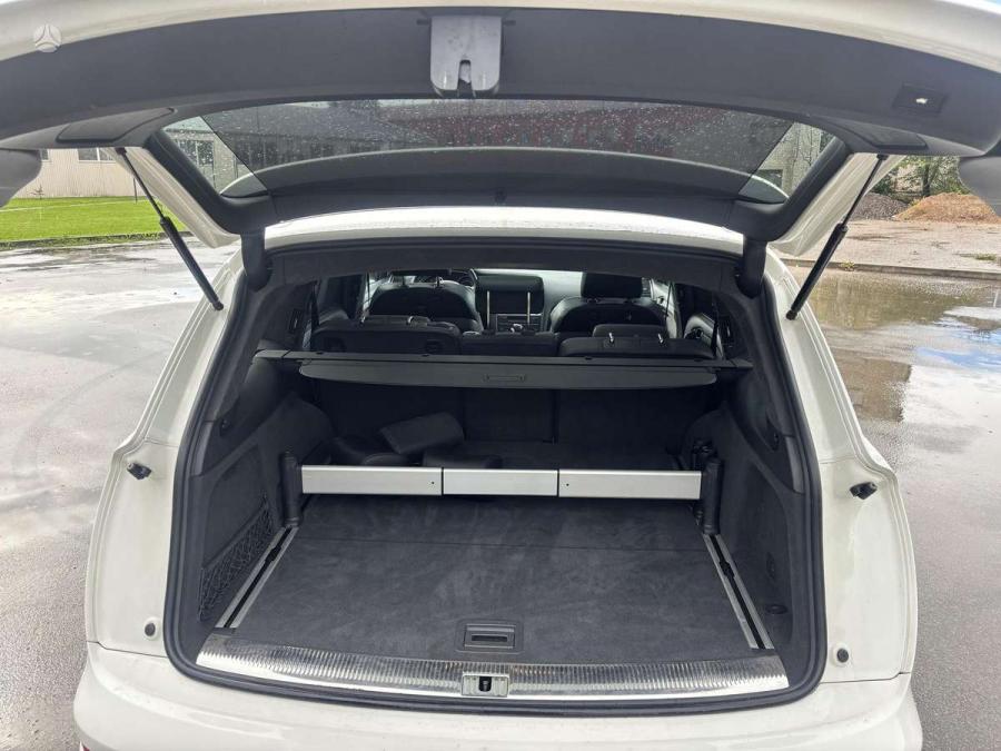 White Audi Q7 2007 in Kaunas, with an engine capacity of 4.16 L and mileage of 200 thousand km for 7999 €, photo 18 on AUTOMOTO.COM.LV