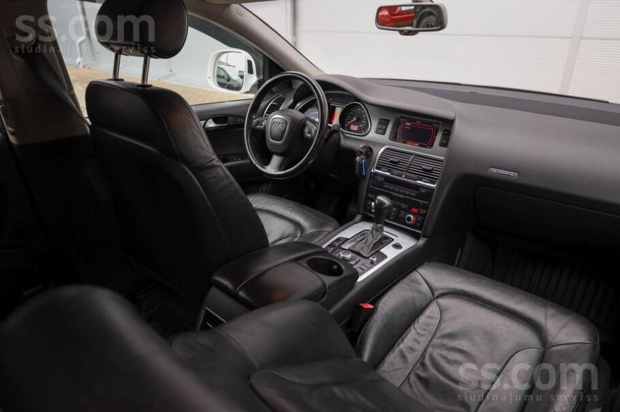 Balts Audi Q7 2007 Rīga, ar dzinēja tilpumu 3.60 L un nobraukumu 215 tūkst. km par 3495 €, foto 16 vietnē AUTOMOTO.COM.LV