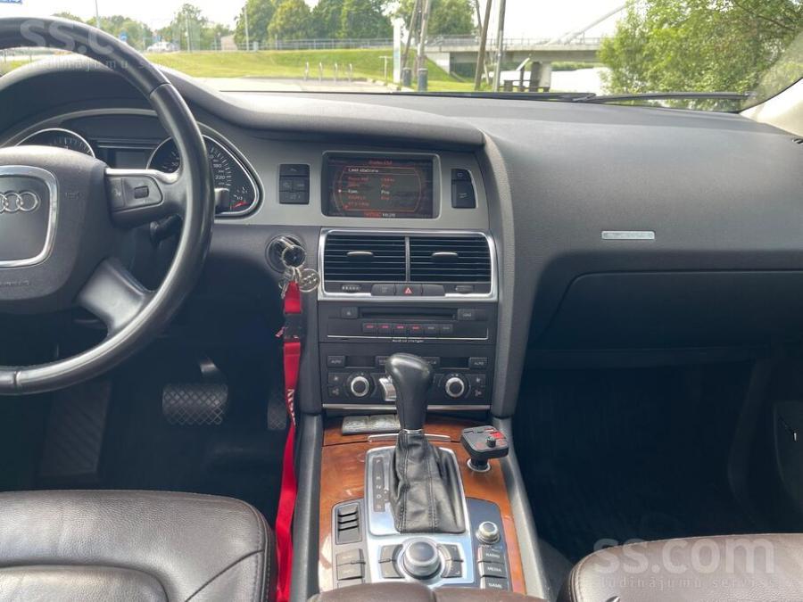 Balts Audi Q7 2009 Rīga, ar dzinēja tilpumu 3.00 L un nobraukumu 281 tūkst. km par 10100 €, foto 4 vietnē AUTOMOTO.COM.LV