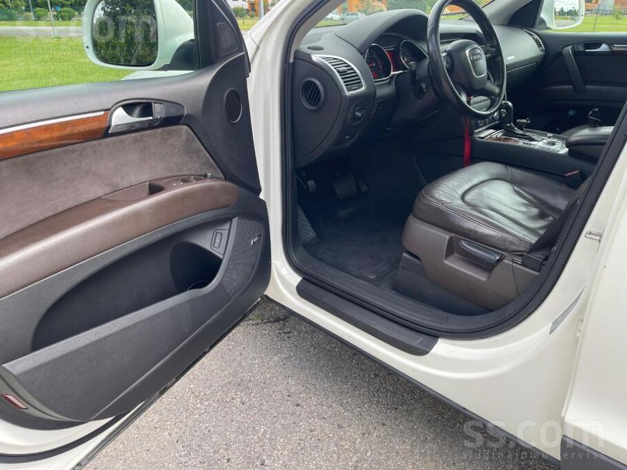 Balts Audi Q7 2009 Rīga, ar dzinēja tilpumu 3.00 L un nobraukumu 281 tūkst. km par 10100 €, foto 18 vietnē AUTOMOTO.COM.LV