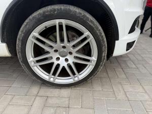 Balts Audi Q7 2009 Marijampole, ar dzinēja tilpumu 2.97 L un nobraukumu 317 tūkst. km par 8500 €, foto 7 vietnē AUTOMOTO.COM.LV