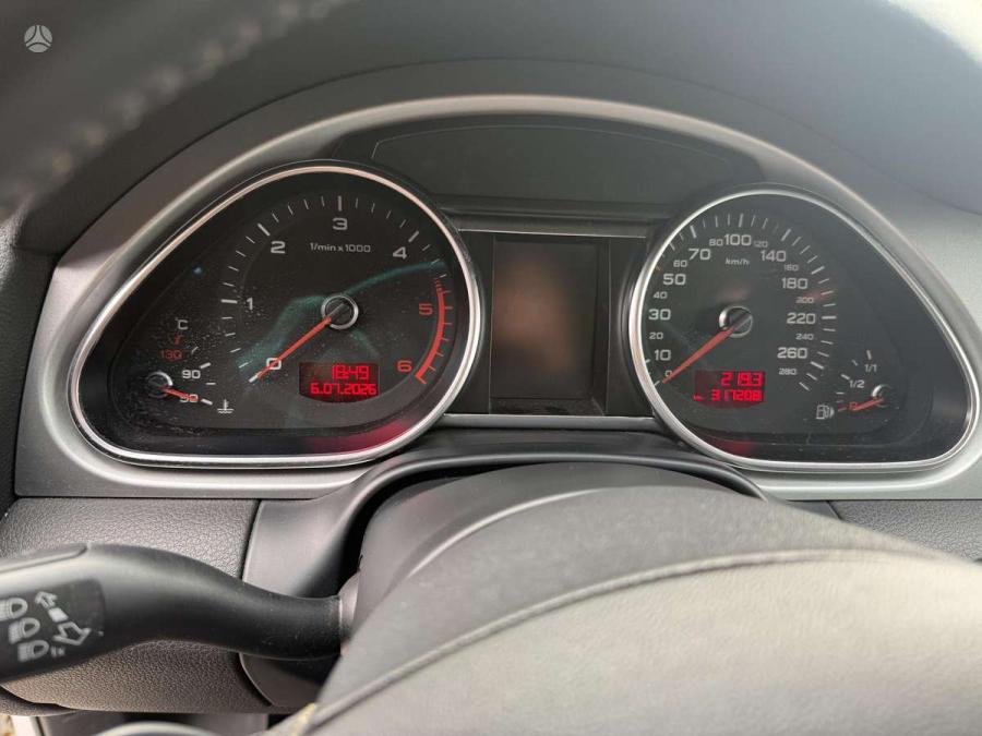 Balts Audi Q7 2009 Marijampole, ar dzinēja tilpumu 2.97 L un nobraukumu 317 tūkst. km par 8500 €, foto 16 vietnē AUTOMOTO.COM.LV