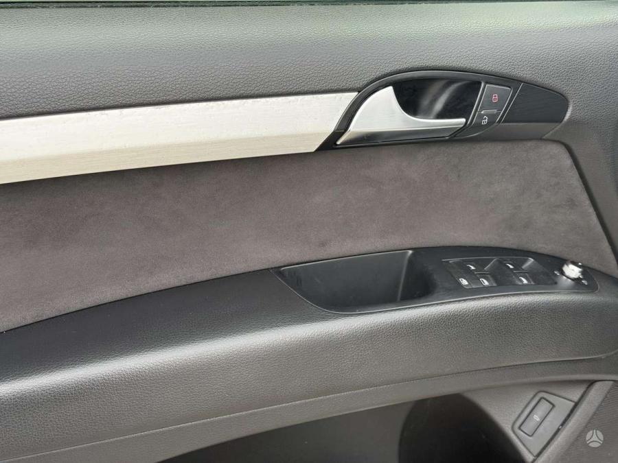 Balts Audi Q7 2009 Marijampole, ar dzinēja tilpumu 2.97 L un nobraukumu 317 tūkst. km par 8500 €, foto 19 vietnē AUTOMOTO.COM.LV