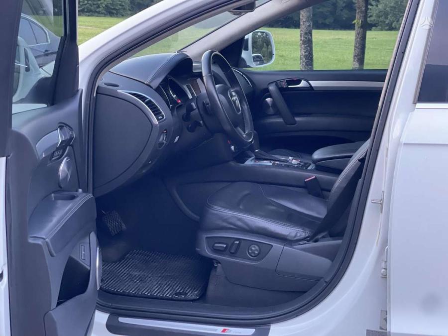 White Audi Q7 2009 in Vilnius, with an engine capacity of 2.97 L and mileage of 290 thousand km for 5500 €, photo 11 on AUTOMOTO.COM.LV