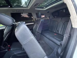 White Audi Q7 2009 in Vilnius, with an engine capacity of 2.97 L and mileage of 290 thousand km for 5500 €, photo 14 on AUTOMOTO.COM.LV