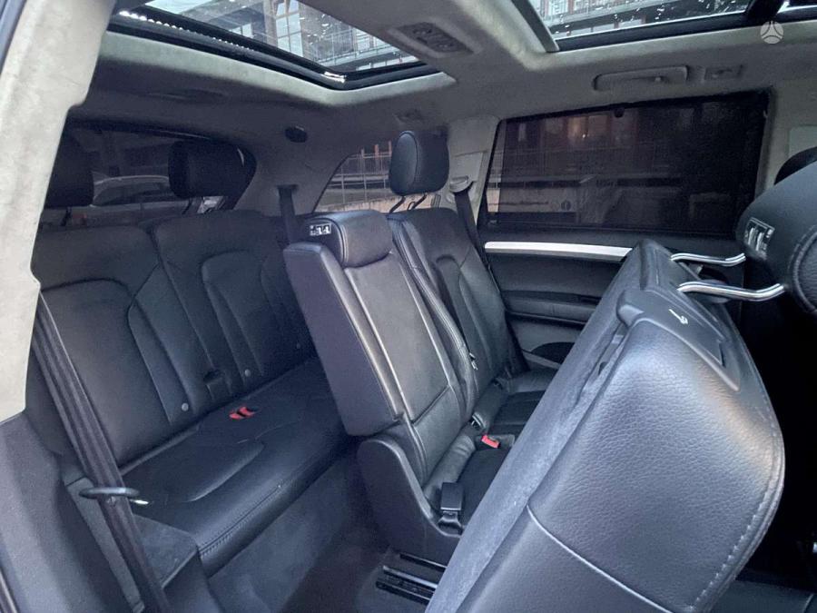 White Audi Q7 2009 in Vilnius, with an engine capacity of 2.97 L and mileage of 290 thousand km for 5500 €, photo 18 on AUTOMOTO.COM.LV