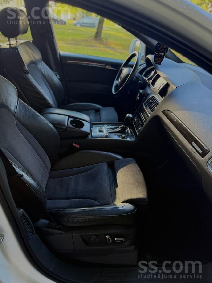 Balts Audi Q7 2009 Rīga, ar dzinēja tilpumu 3.00 L un nobraukumu 305 tūkst. km par 10500 €, foto 16 vietnē AUTOMOTO.COM.LV
