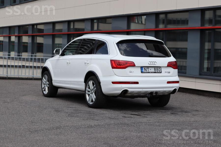 White Audi Q7 2010 in Riga, with an engine capacity of 3.00 L and mileage of 287 thousand km for 9580 €, photo 4 on AUTOMOTO.COM.LV