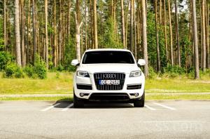White Audi Q7 2010 in Riga, with an engine capacity of 3.00 L and mileage of 236 thousand km for 8990 €, photo 4 on AUTOMOTO.COM.LV