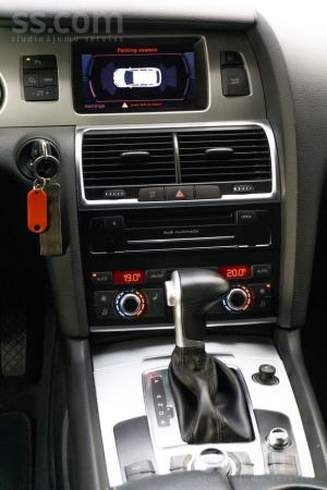 White Audi Q7 2010 in Riga, with an engine capacity of 3.00 L and mileage of 236 thousand km for 8990 €, photo 13 on AUTOMOTO.COM.LV