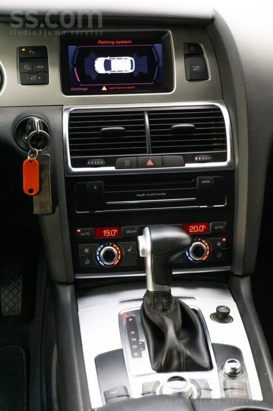 White Audi Q7 2010 in Riga, with an engine capacity of 3.00 L and mileage of 236 thousand km for 8990 €, photo 13 on AUTOMOTO.COM.LV