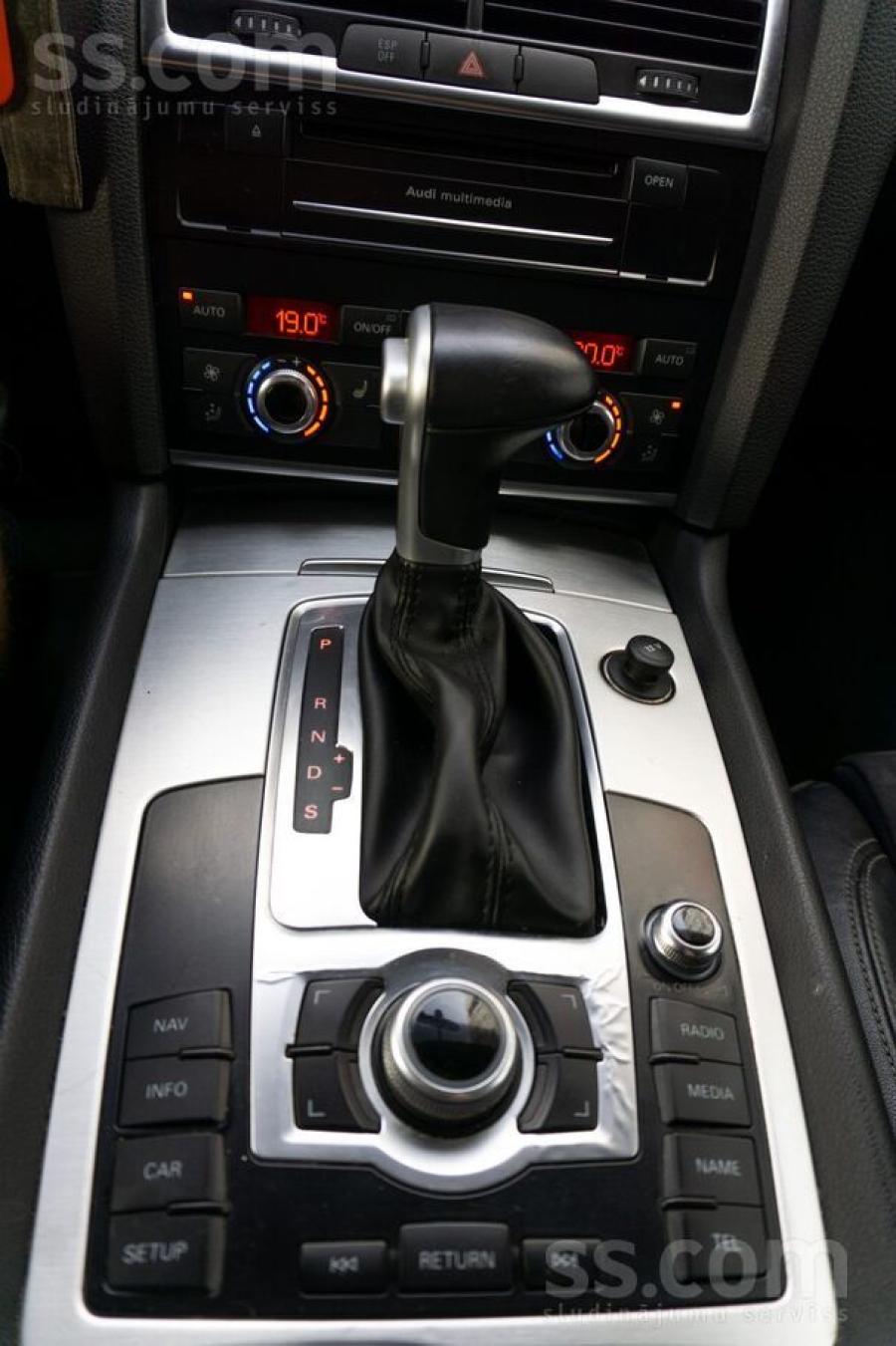 White Audi Q7 2010 in Riga, with an engine capacity of 3.00 L and mileage of 236 thousand km for 8990 €, photo 16 on AUTOMOTO.COM.LV