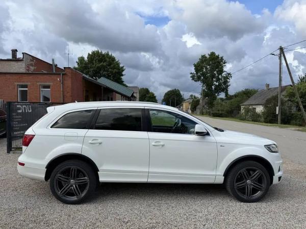 White Audi Q7 2010 in Ventspils, with an engine capacity of 3.00 L and mileage of 299 thousand km for 10990 €, photo 8 on AUTOMOTO.COM.LV